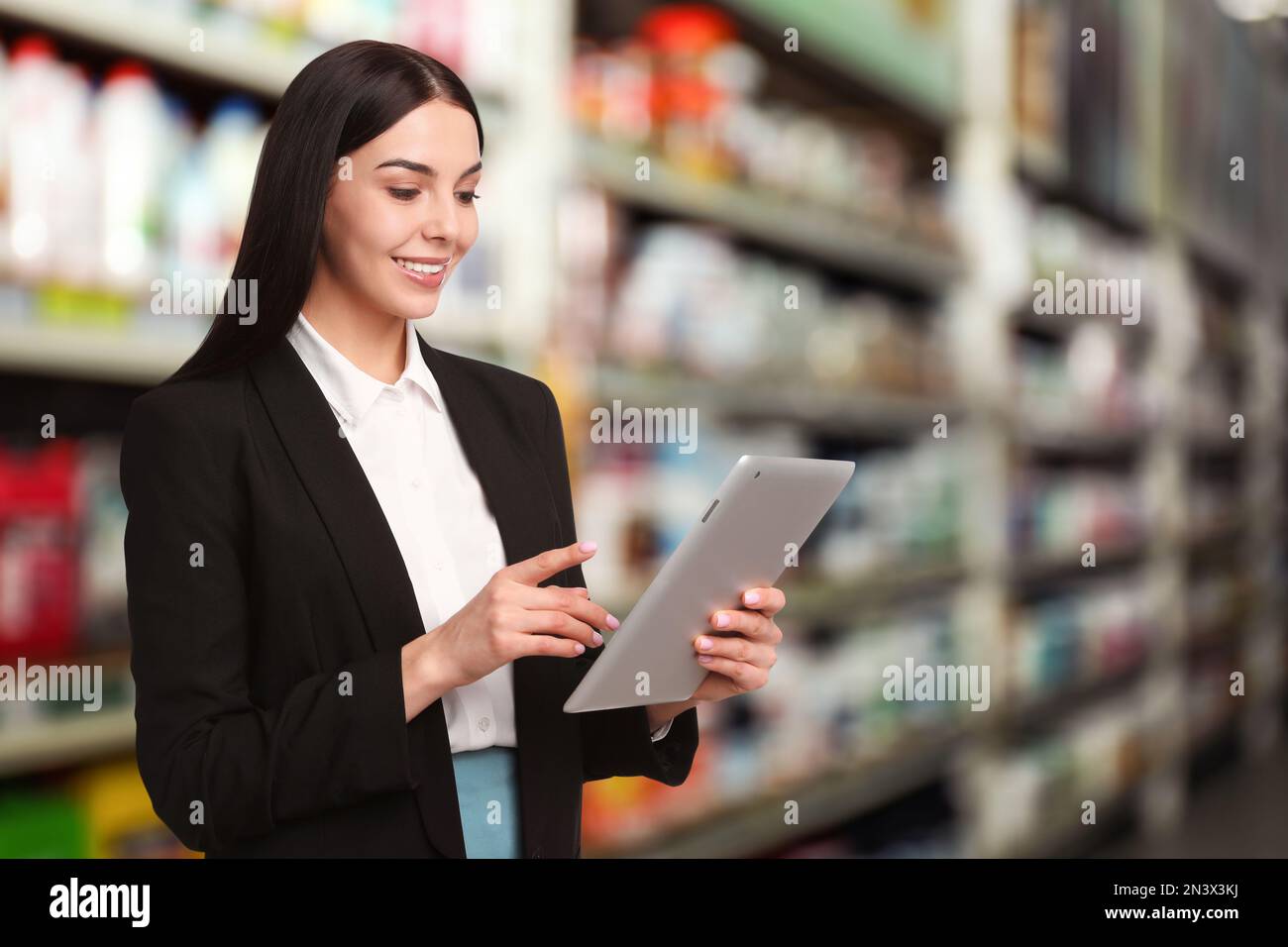Inventory controller hi-res stock photography and images - Alamy