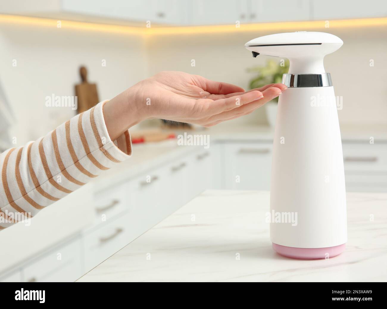 Smart kitchen dispenser hi-res stock photography and images - Alamy