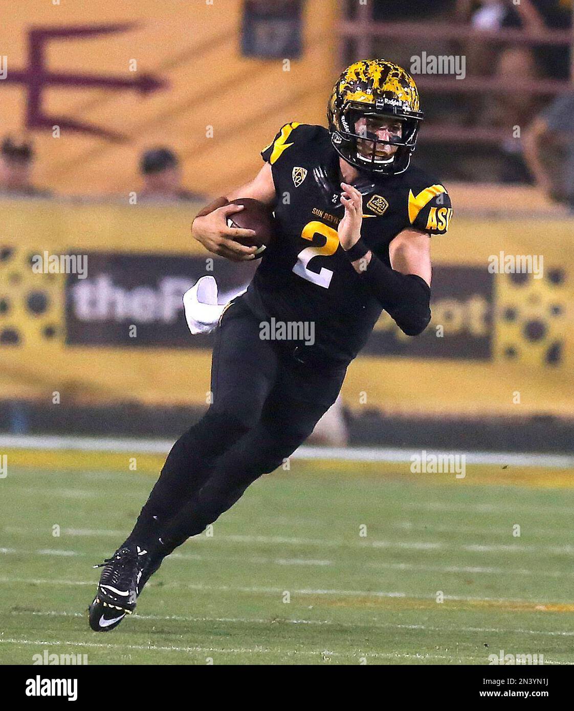 Arizona State quarterback Mike Bercovici (2) during the first half of ...