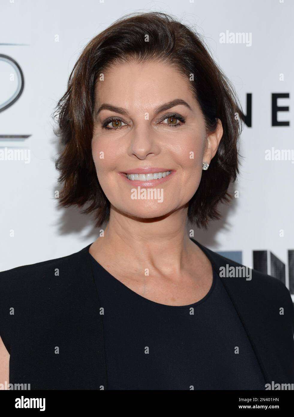 Gone Girl Actress Ward 60 Photos - Moonagedaydream.film