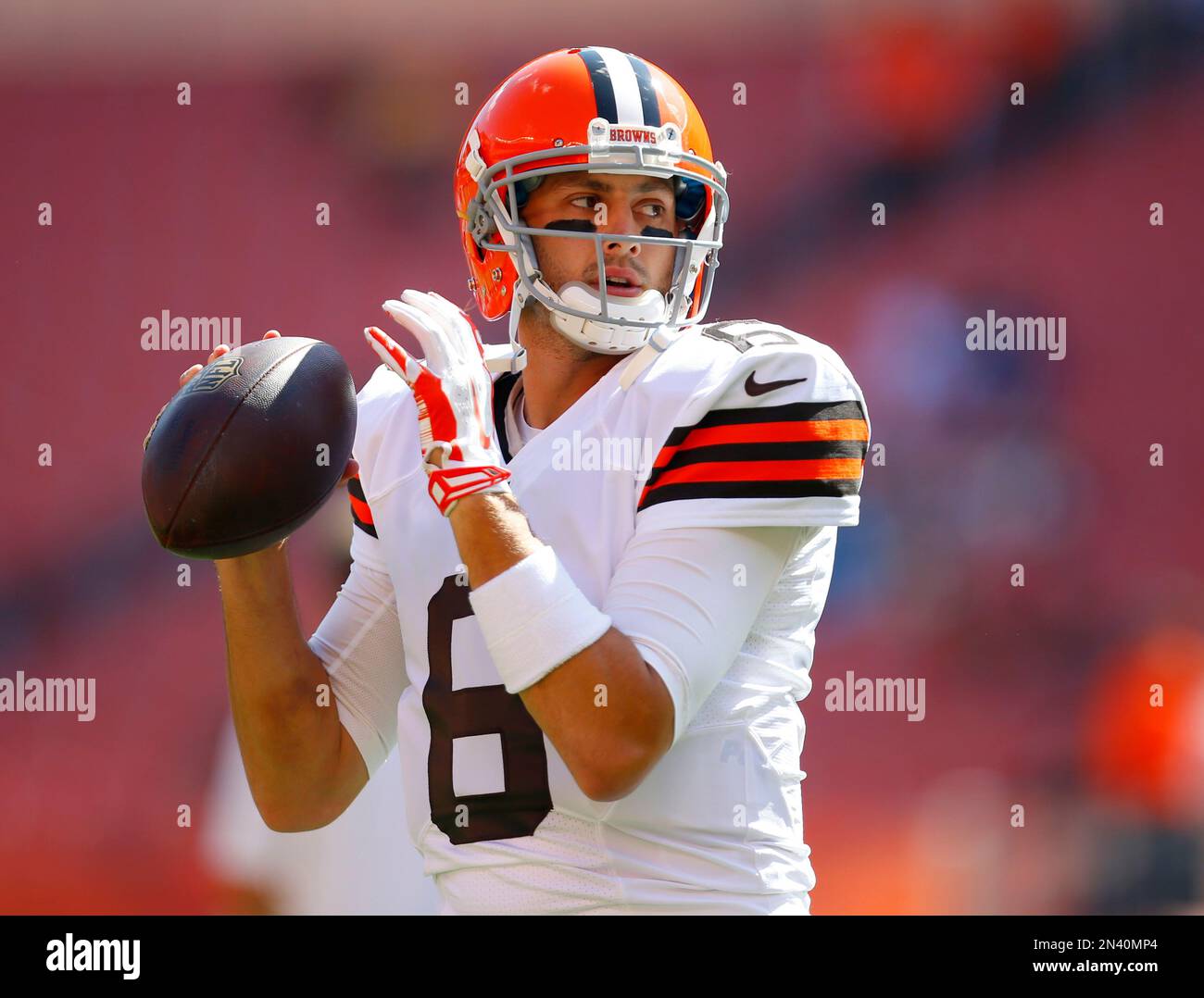 Cleveland Browns quarterback Brian Hoyer (6) looks to throw during ...
