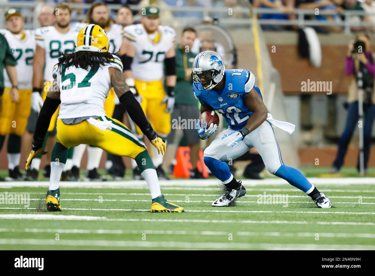 Detroit Lions wide receiver Jeremy Ross (12) rushes defended by Green ...
