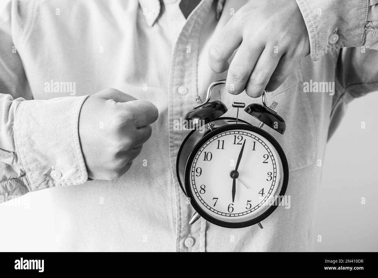 Clock showing 6 o'clock Black and White Stock Photos & Images - Alamy Clock showing 6 o'clock Black and White Stock Photos & Images - Alamy