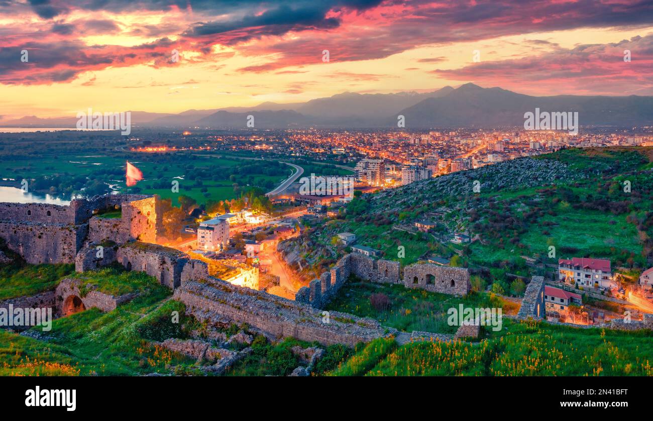 Exciting evening view of ruins of Rozafa Castle. Gorgeous sunset in ...