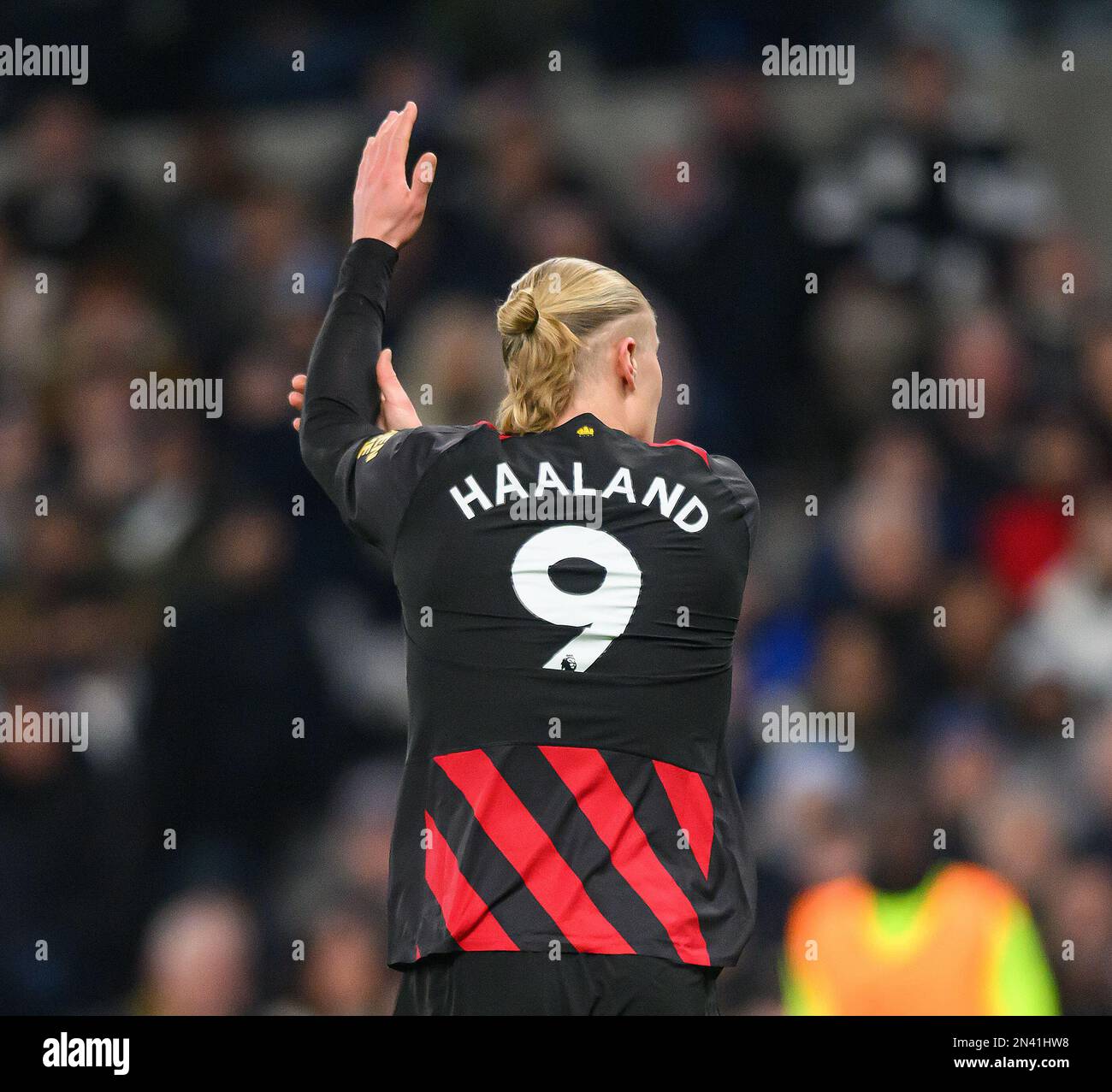 Handball referee hi-res stock photography and images - Alamy