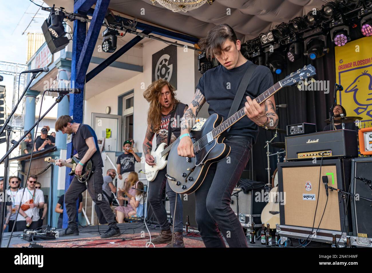 Die deutsche Post-Metal-Band Neander live beim Orange Blossom Special ...