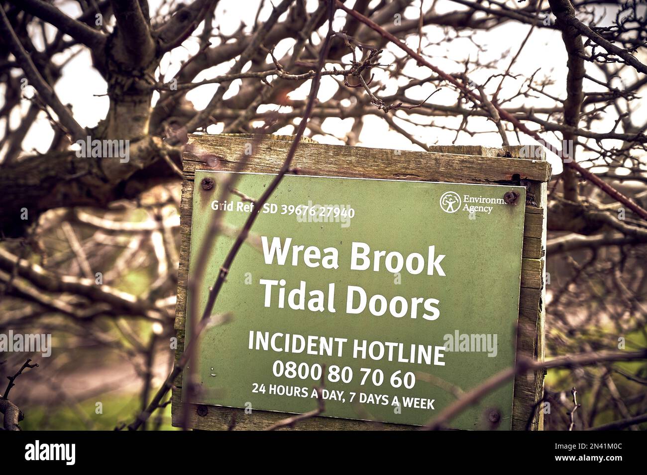 Environment Agency incident hotline sign Stock Photo - Alamy