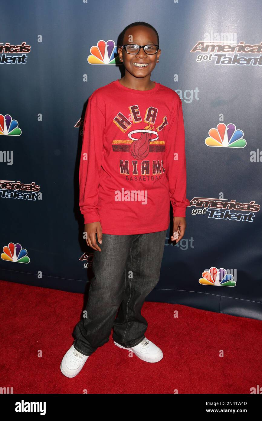 Singer Quintavious Johnson walks the "America's Got Talent" finale post ...