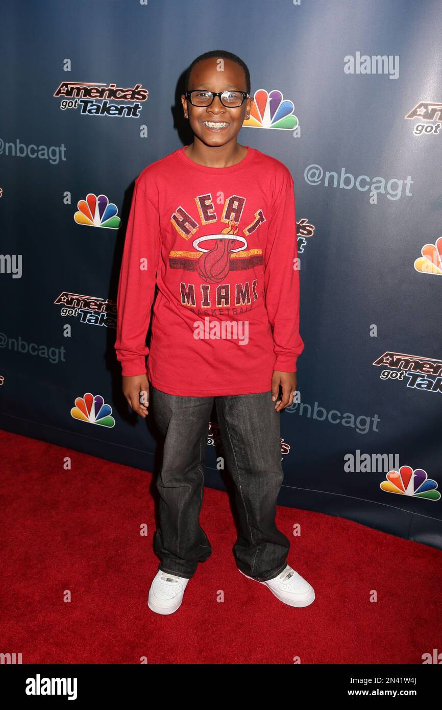 Singer Quintavious Johnson walks the "America's Got Talent" finale post ...