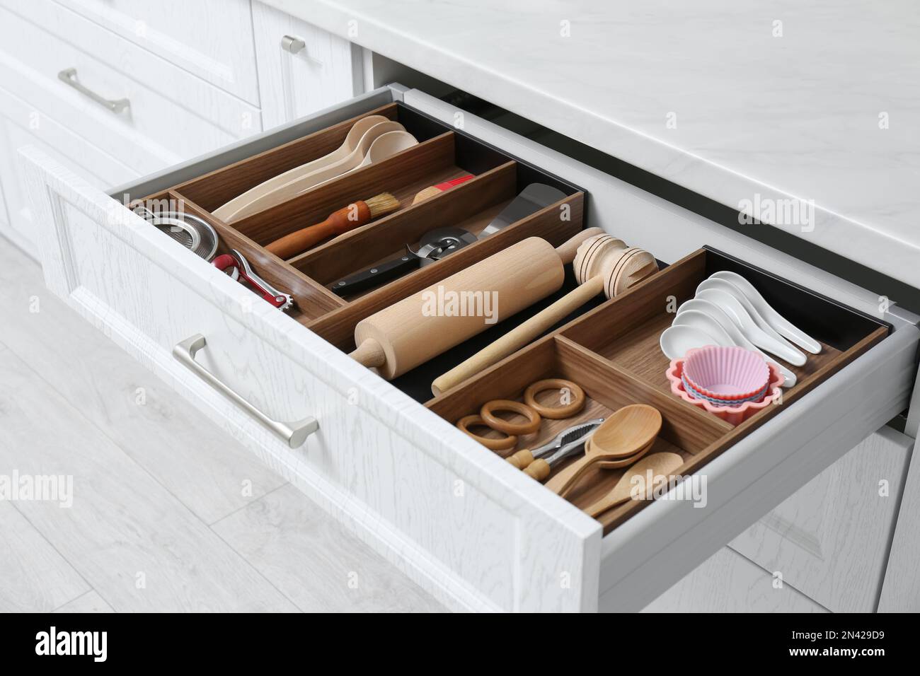 Open shelving kitchen hi-res stock photography and images - Alamy