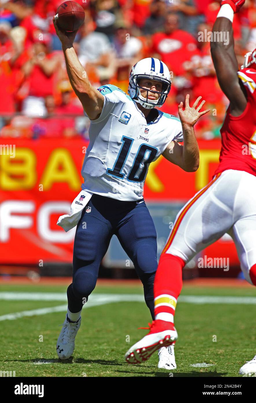 Tennessee Titans Jake Locker (10) throws a pass during an NFL game ...