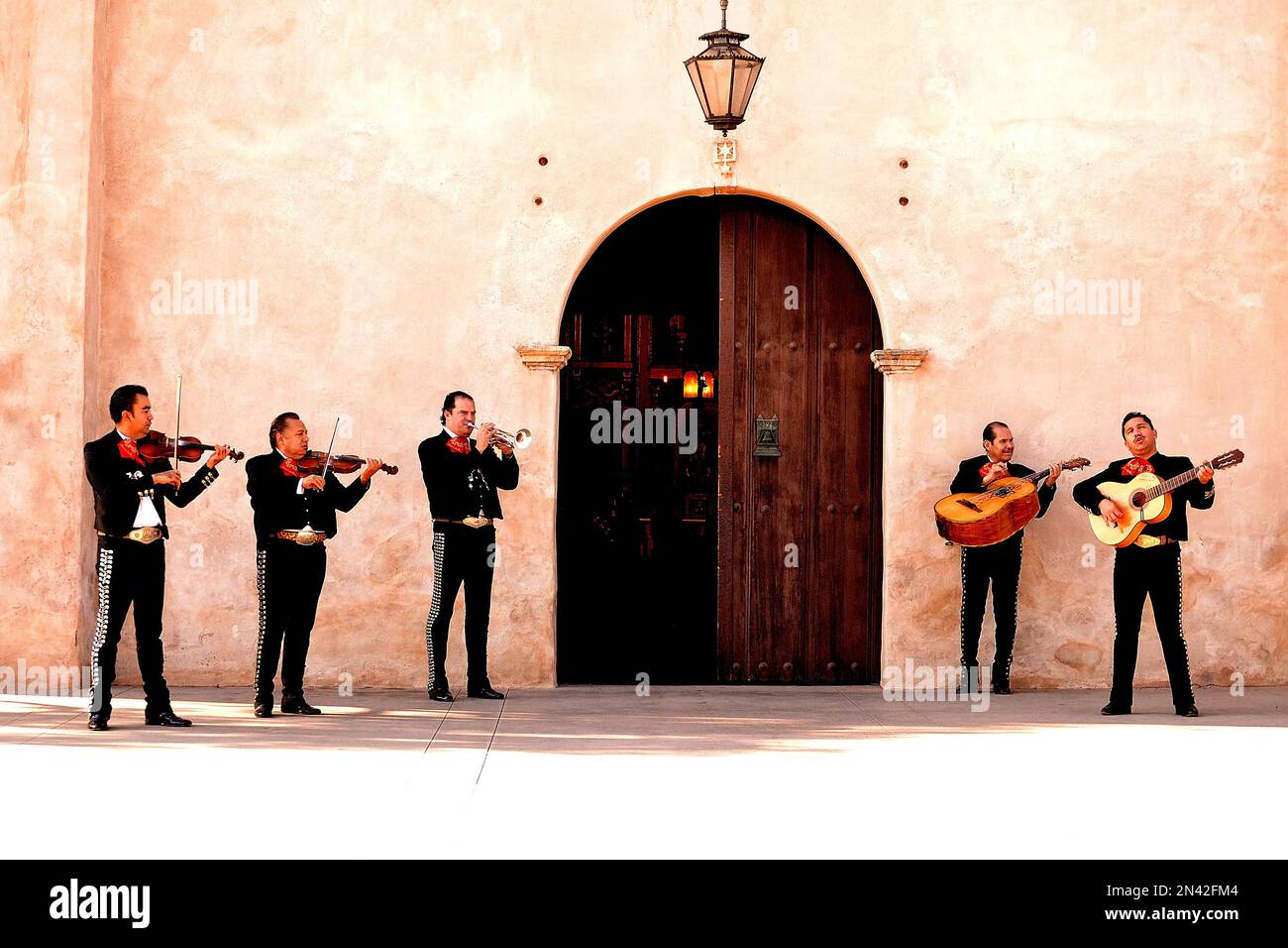 Mariachi band los angeles hi-res stock photography and images - Alamy