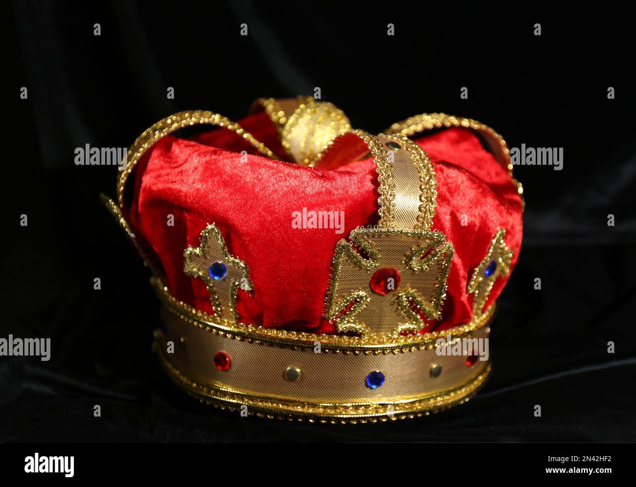 Velvet crown hi-res stock photography and images - Alamy