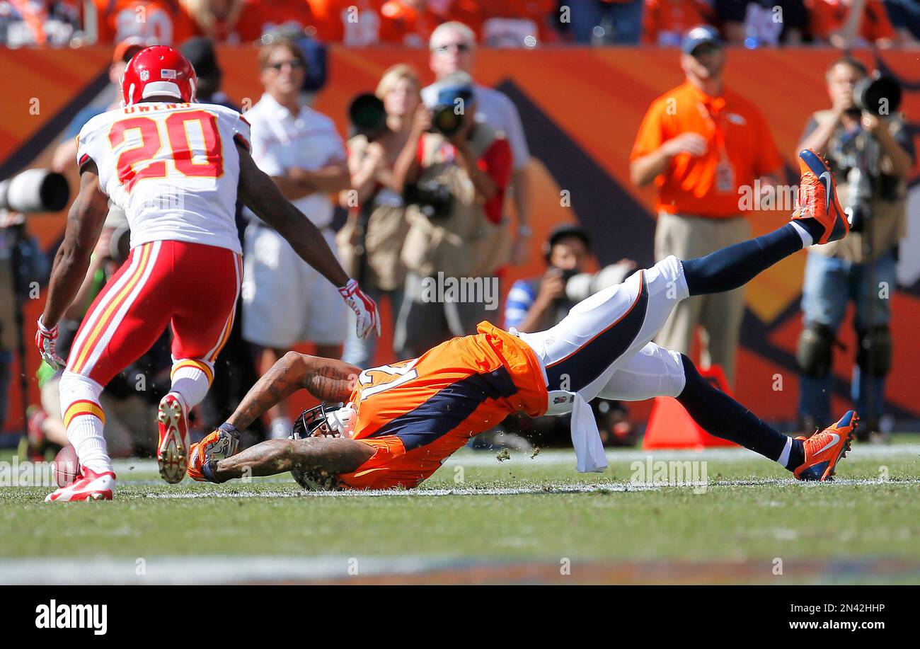 Denver Broncos wide receiver Andre Caldwell (12) can't hold onto the ...