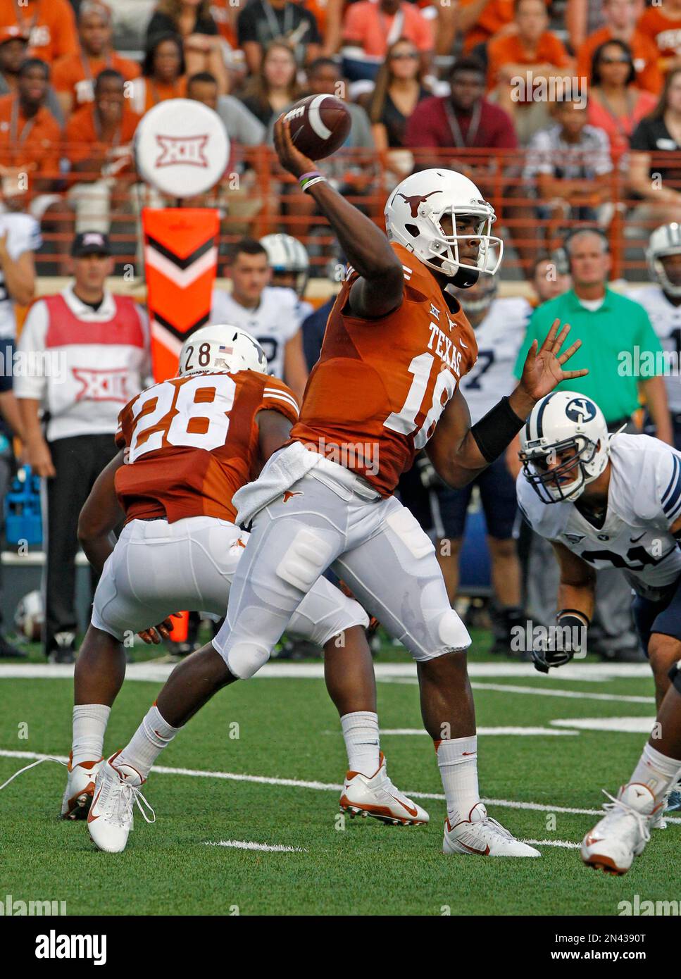 Texas quarterback Tyrone Swoopes during an NCAA college football game ...