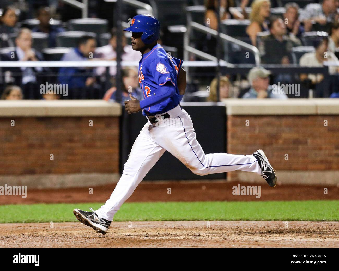New York Mets' Dilson Herrera scores on a sacrifice fly by Juan Lagares ...