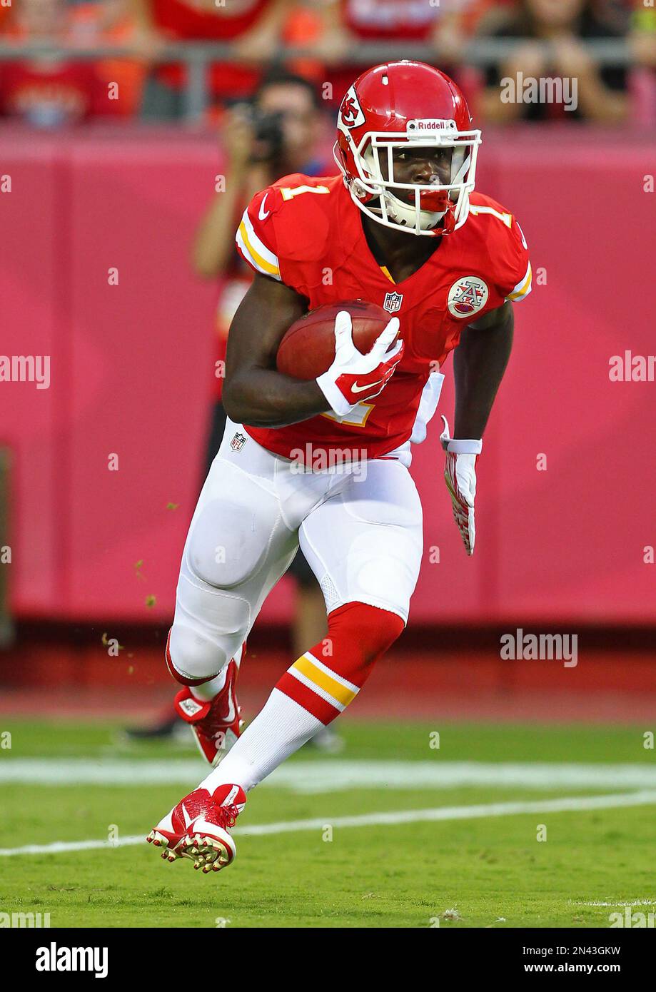 Kansas City Chiefs De'Anthony Thomas (1) returns a punt for a touchdown ...