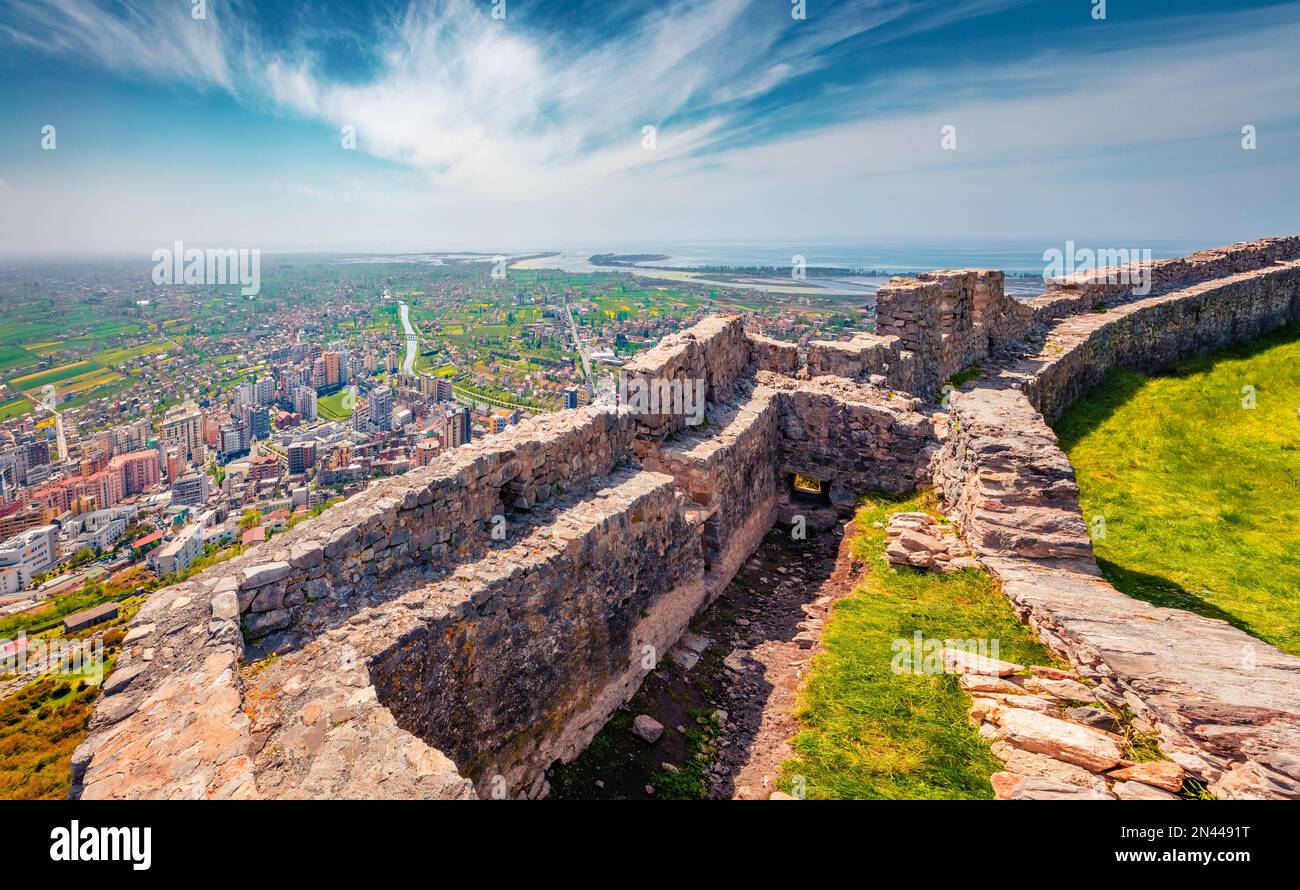 Gorgeous spring view of ruins of Lezhe Fortress. Fantastic morning ...