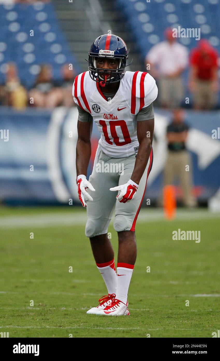 Mississippi wide receiver Vince Sanders waits for the snap in the first quarter of an NCAA ...