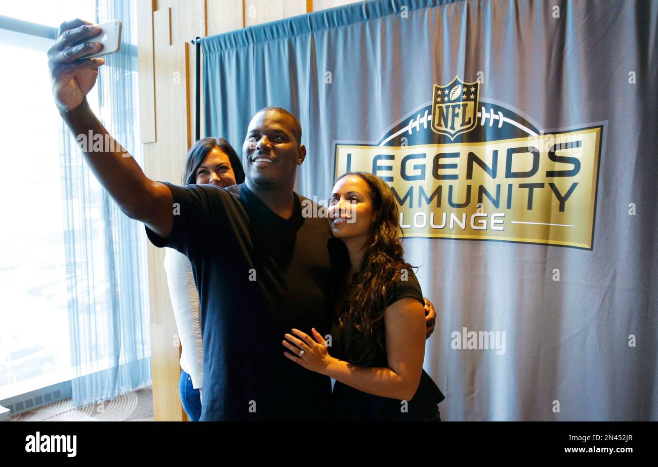 Byron Chamberlain, an NFL football tight end who played for the Denver ...