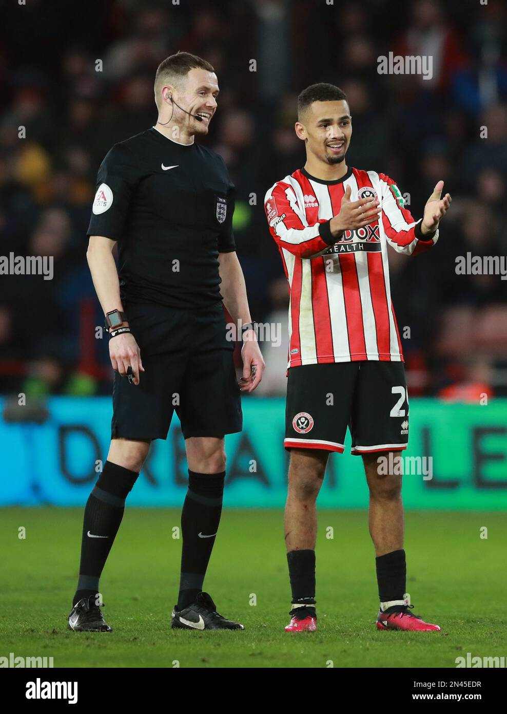 Leigh doughty referee hi-res stock photography and images - Alamy