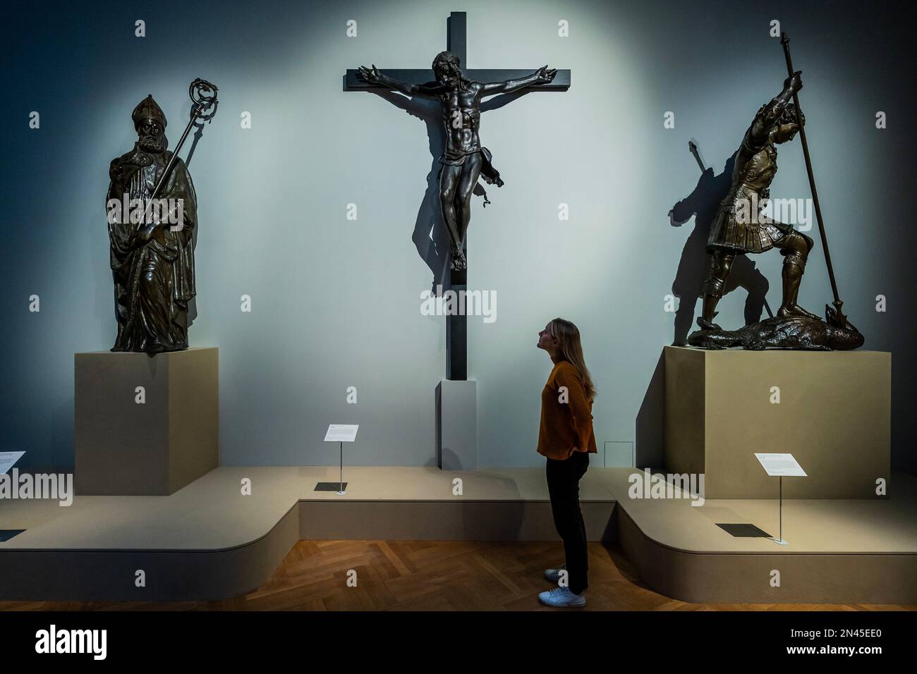 London, UK. 8th Feb, 2023. Donatello's Crucifix, 1444-49 with Niccolo ...