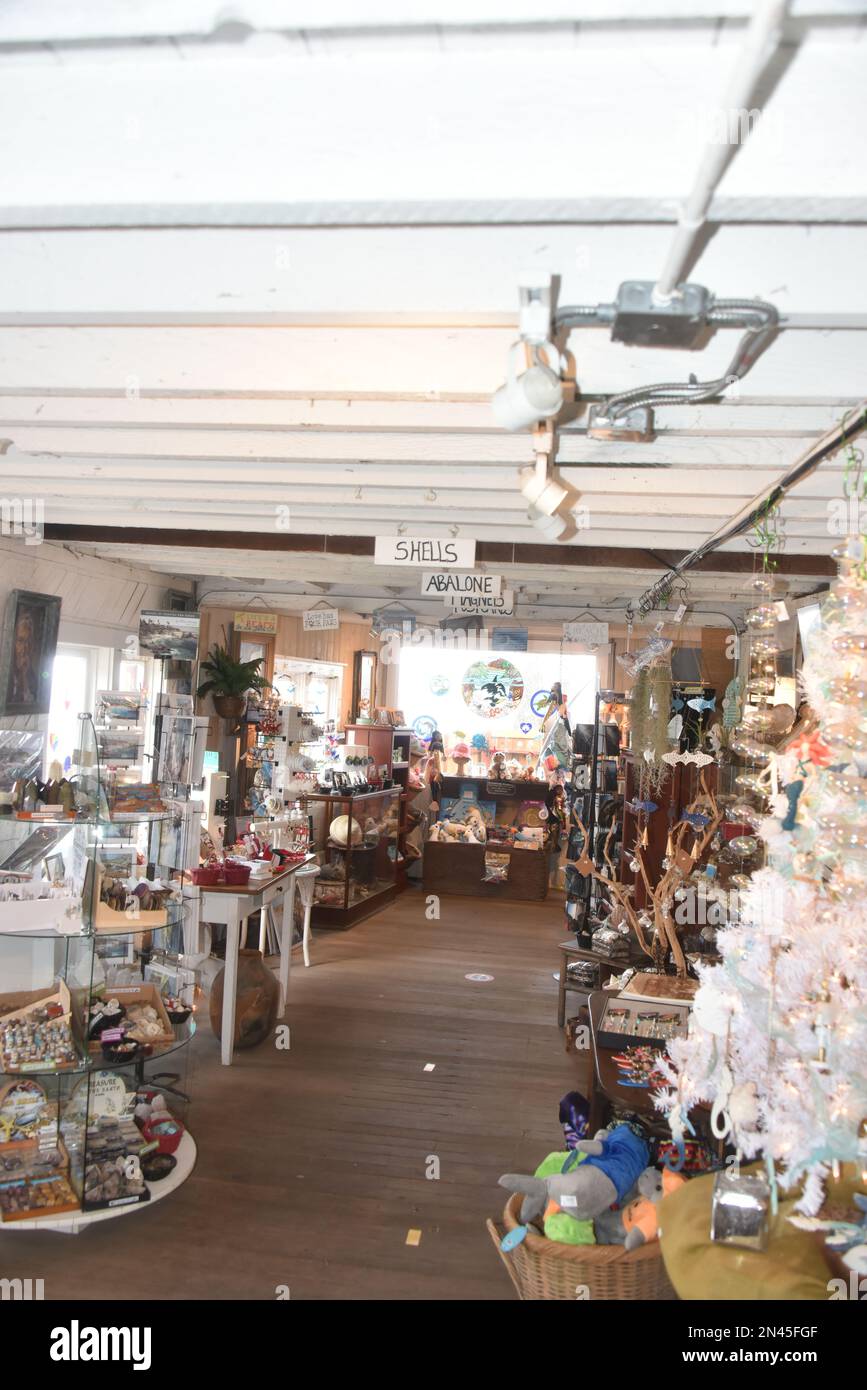 La Jolla, CA. USA.1/1/2023. The petite CAVE STORE. Home to a tunnel ...