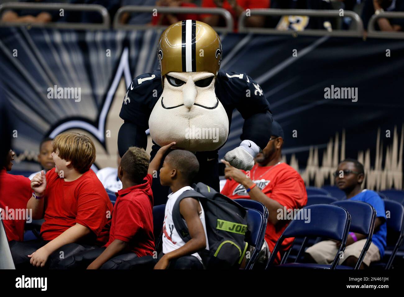 The New Orleans Saints mascot 'Sir Saint' entertains children in the ...