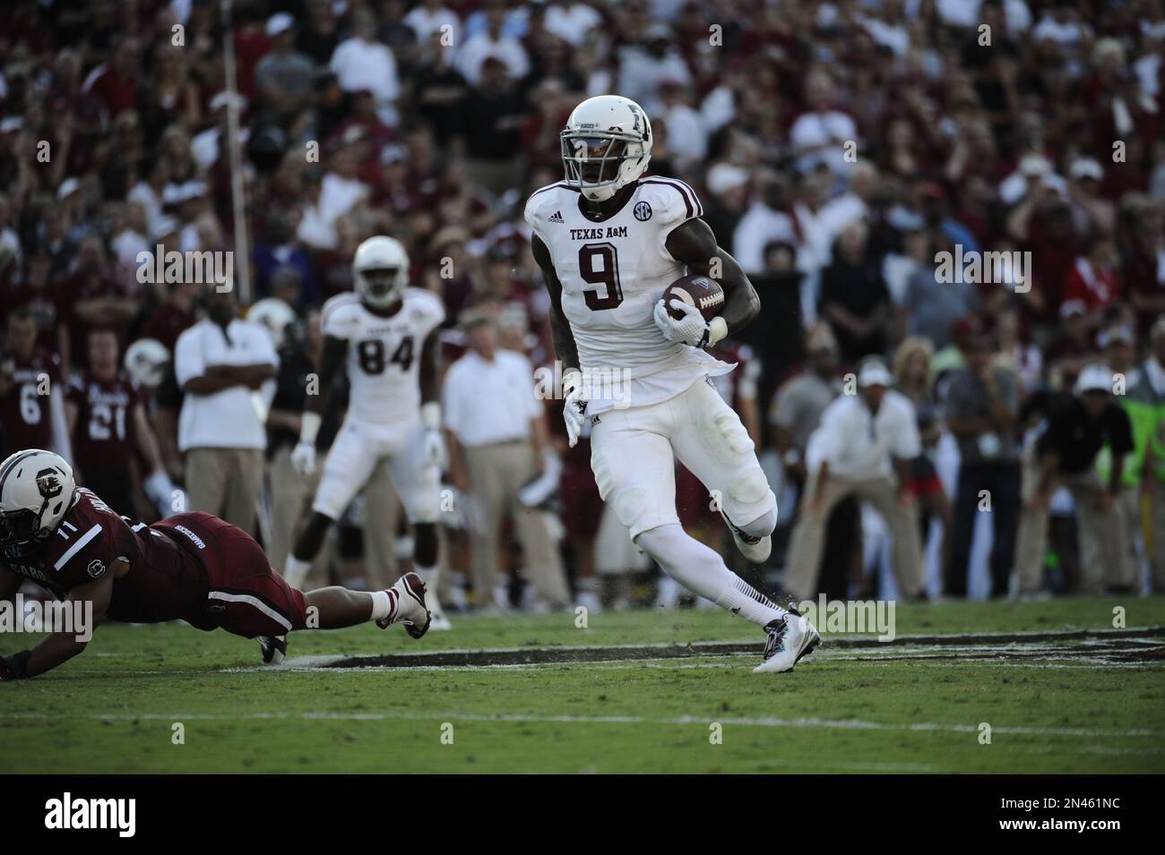 Texas A&M wide receiver Ricky Seals-Jones (9) runs after a catch ...