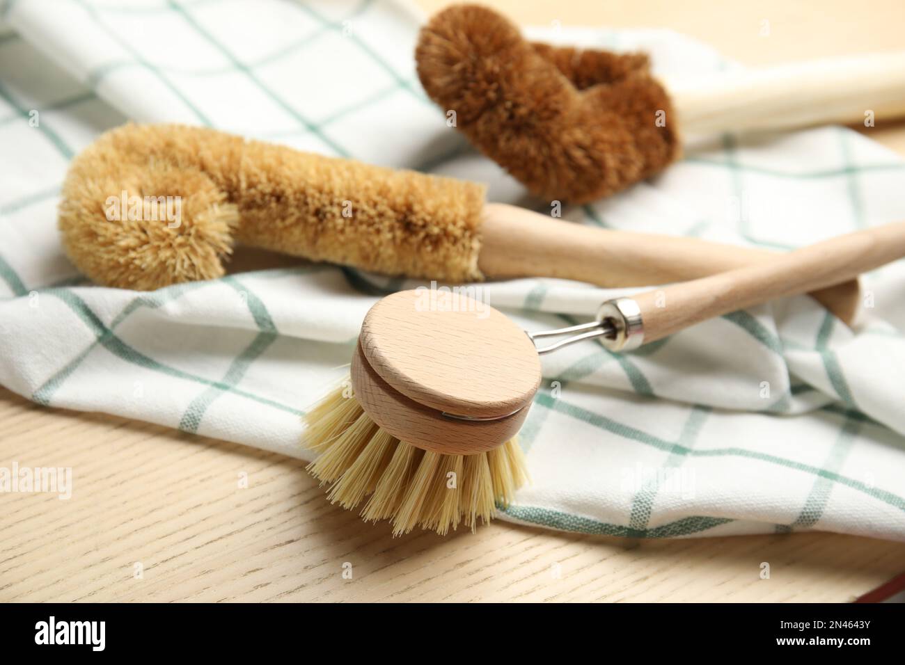 Dishwashing brushes hi-res stock photography and images - Alamy