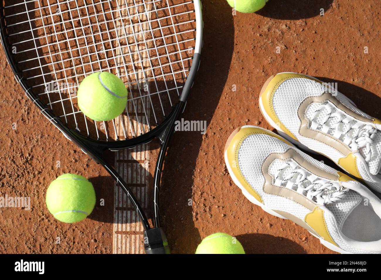 Tennis balls and racket hi-res stock photography and images - Alamy