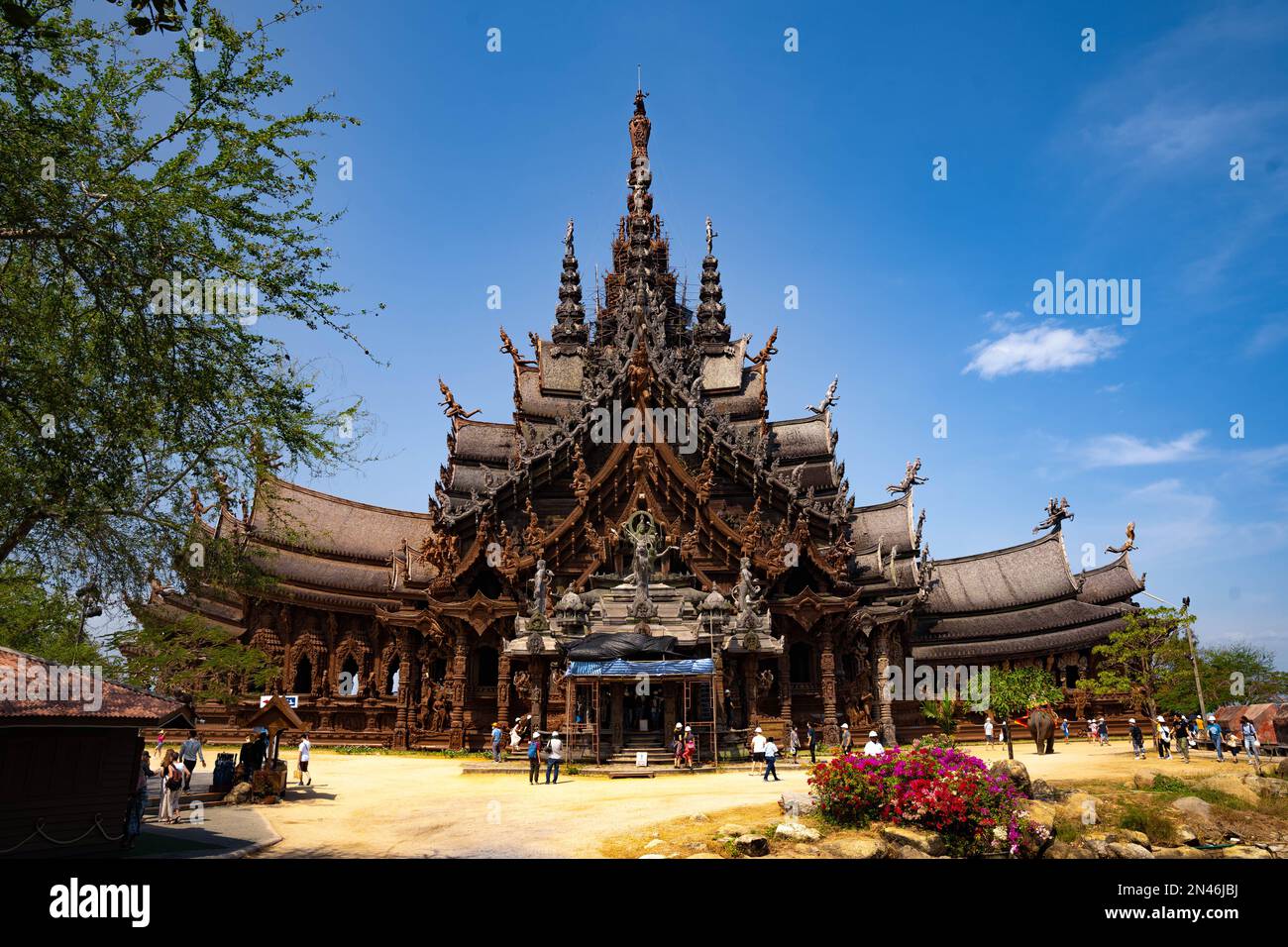 Sanctuary truth in pattaya hi-res stock photography and images - Alamy