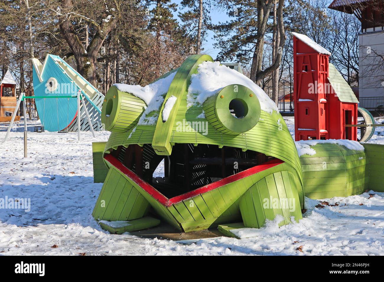Empty playground animal hi-res stock photography and images - Alamy