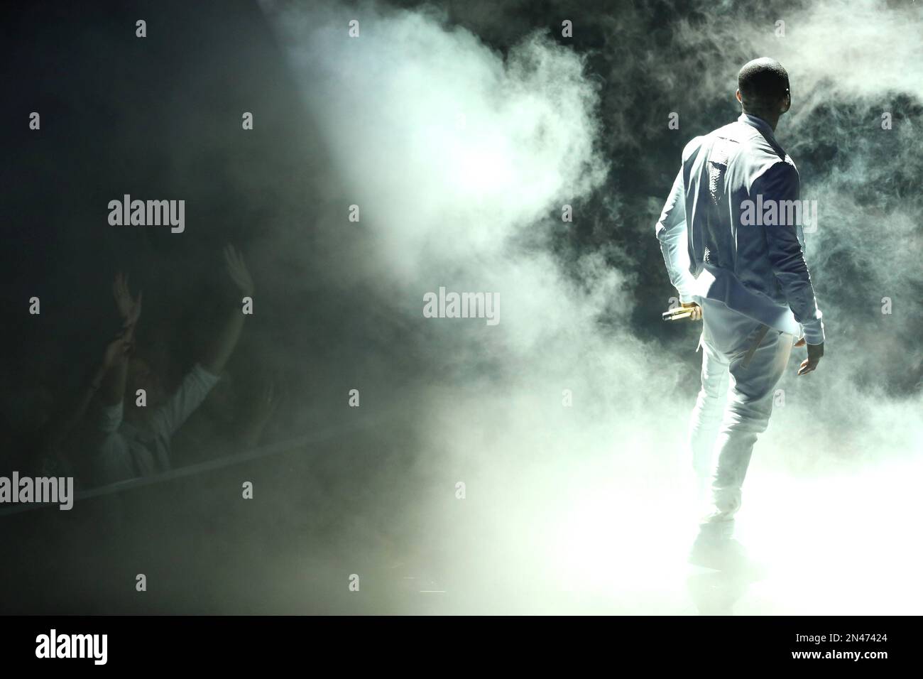 Usher performs on stage at the MTV Video Music Awards at The Forum on ...