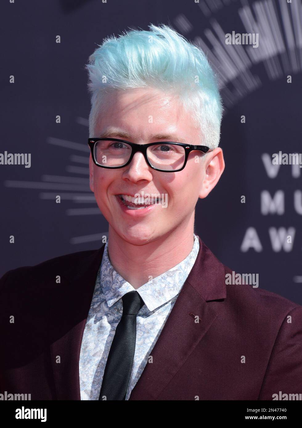 Tyler Oakley arrives at the MTV Video Music Awards at The Forum on ...