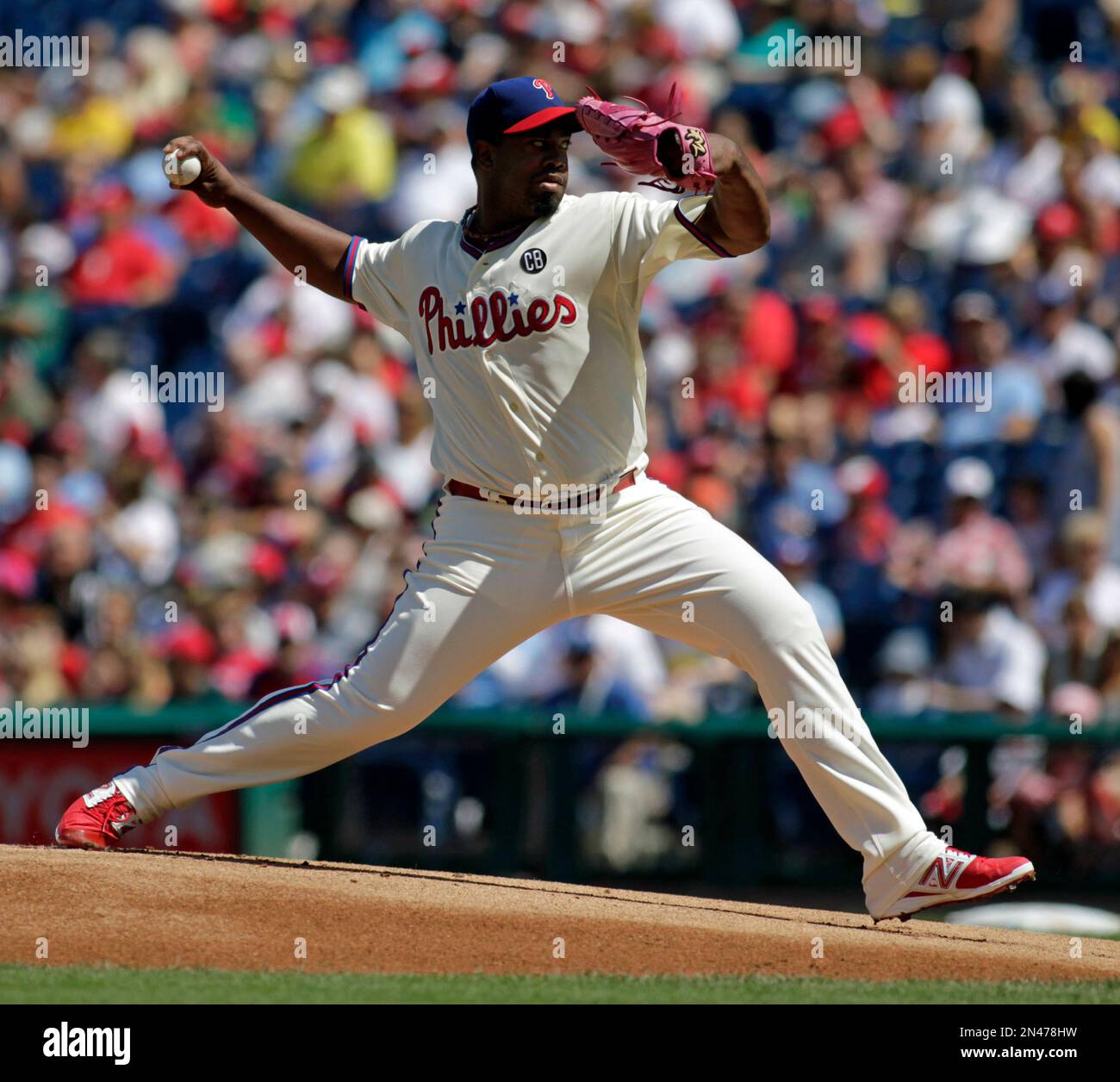 Philadelphia Phillies starting pitcher Jerome Williams throws against ...