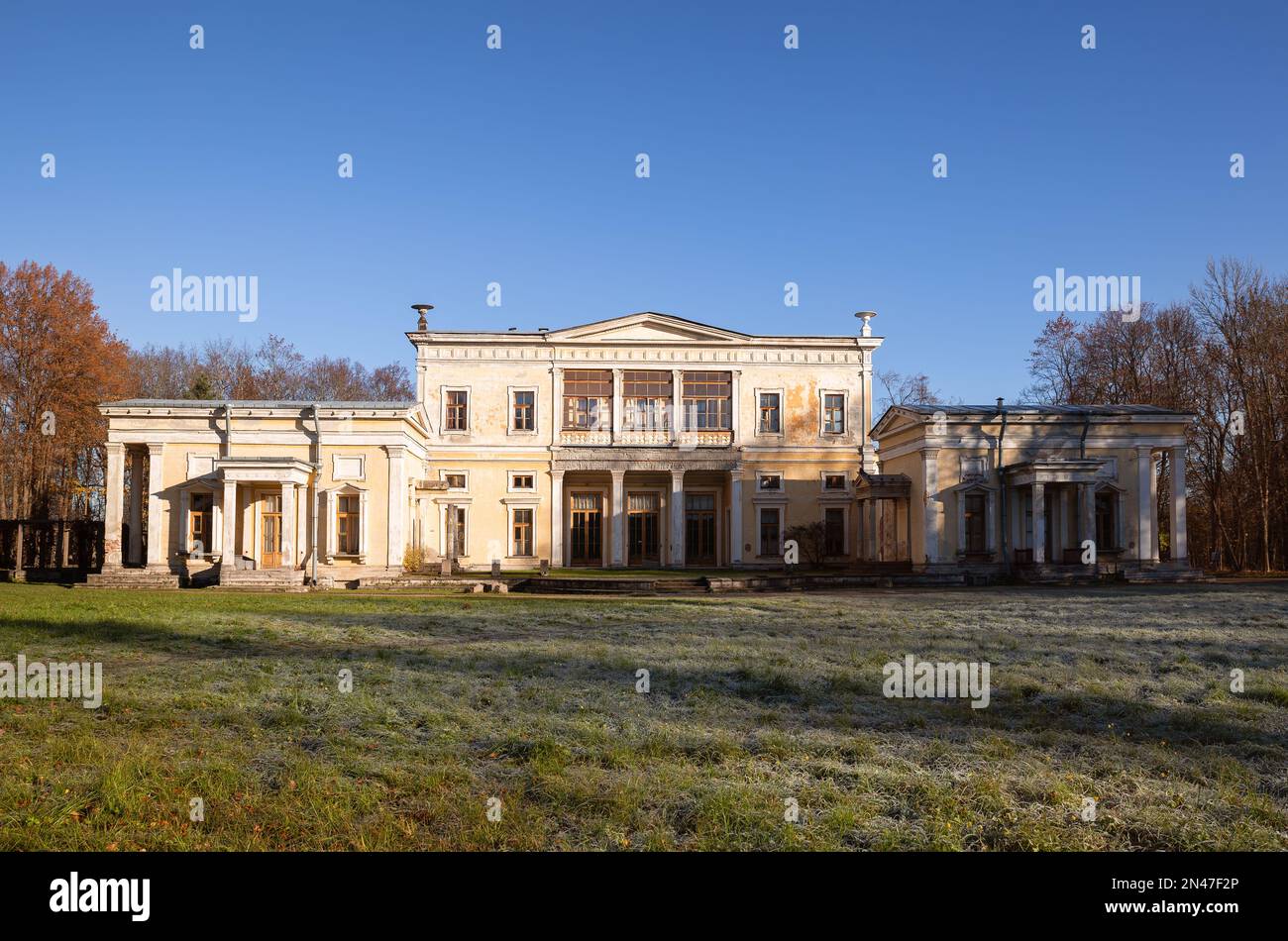 Palace manor mansion hi-res stock photography and images - Alamy