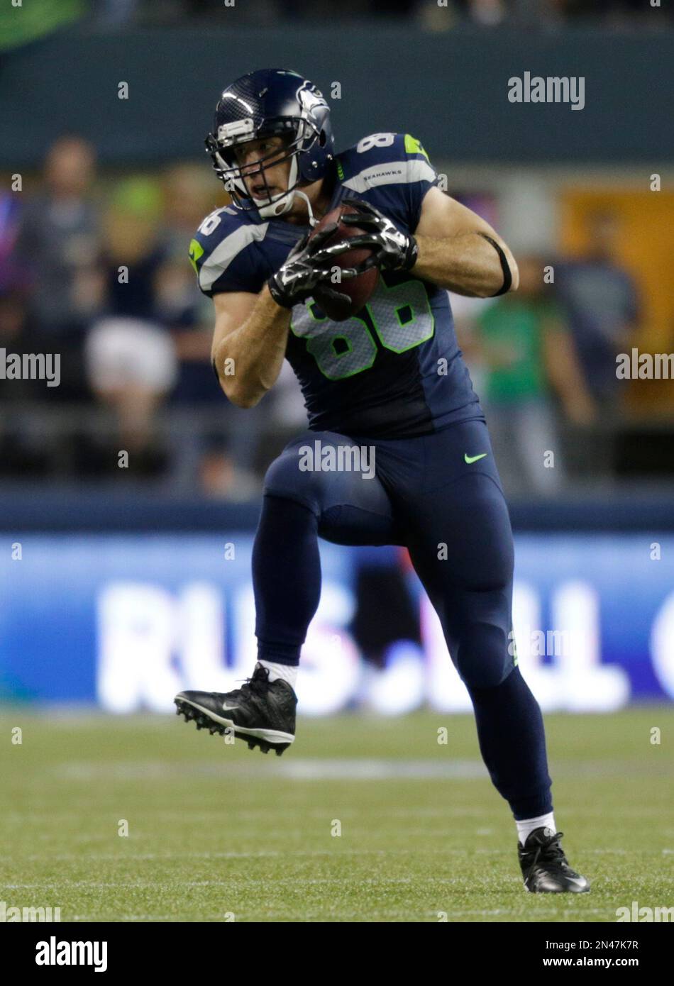 Seattle Seahawks tight end Zach Miller catches the ball in the first ...