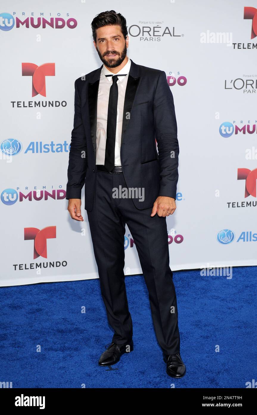 David Chocarro arrives for the Premios Tu Mundo Awards at the American ...