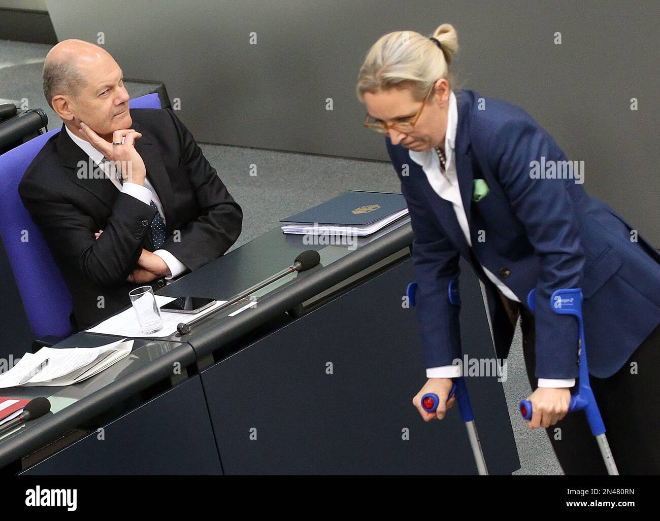 Berlin, Germany. 08th Feb, 2023. Out of the corner of his eye ...