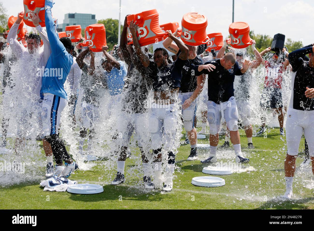 Tennessee Titans players take part in the ALS Ice Bucket Challenge and ...