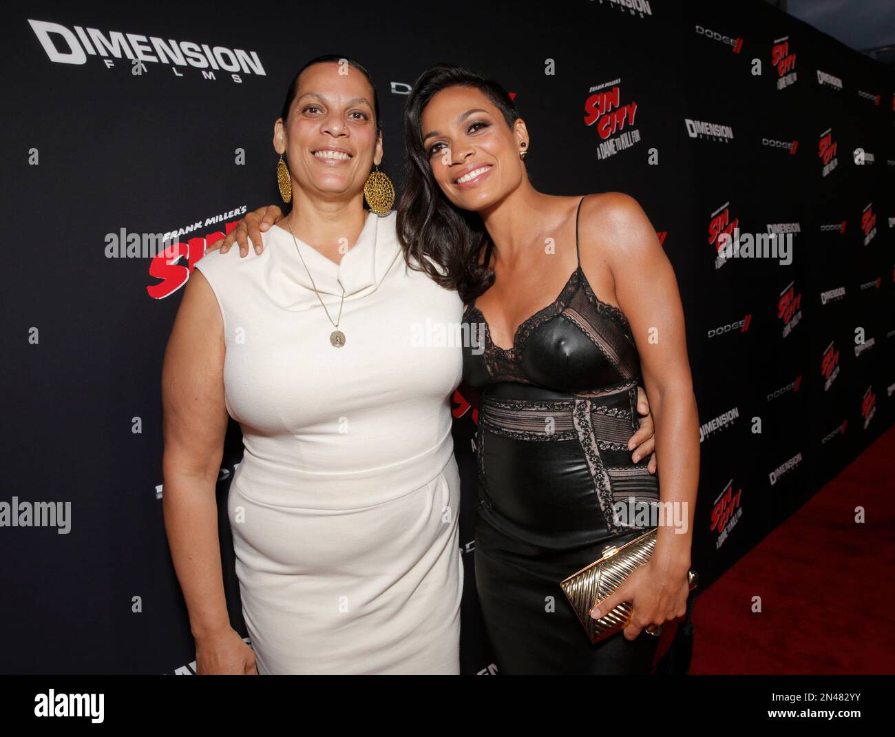 Actress Rosario Dawson (R) and her mother Isabel Celeste attend the Los ...