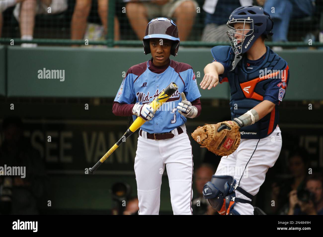 Philadelphia's Mo'ne Davis (3) bats during a baseball game against ...