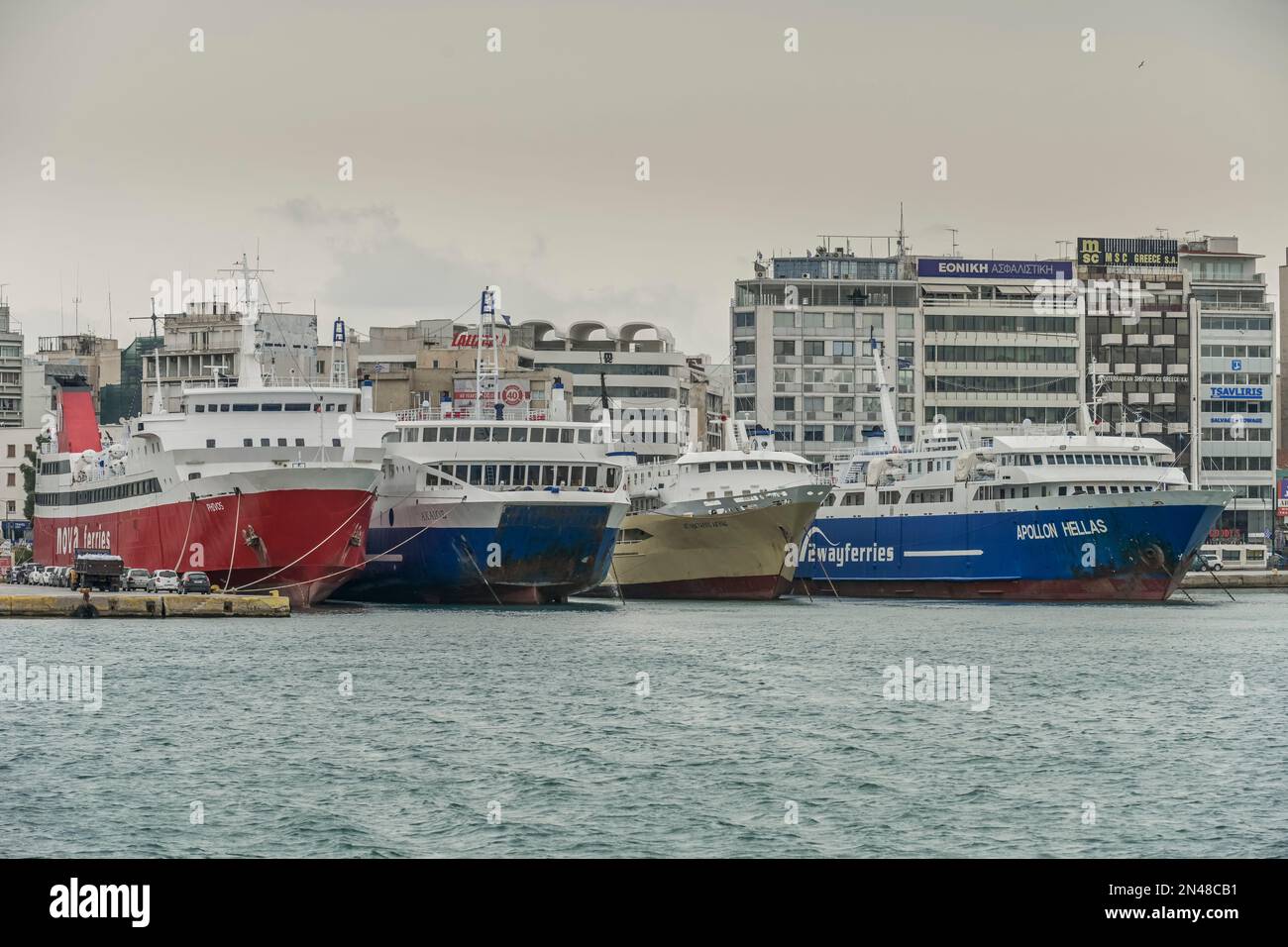 Fähren, Hafen, Piräus, Athen, Griechenland Stock Photo - Alamy