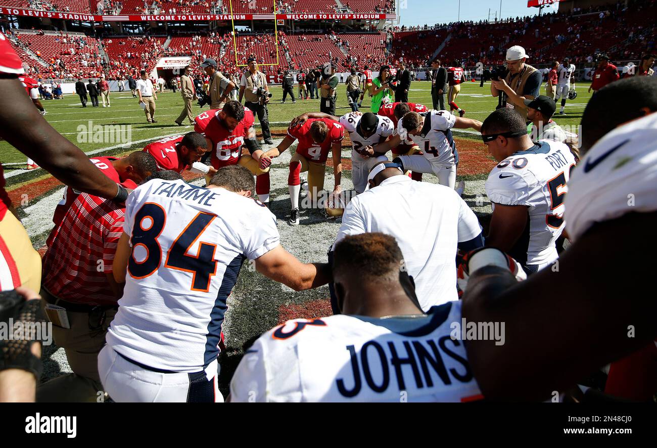 San Francisco 49ers and Denver Broncos players prayer on the Levi's ...