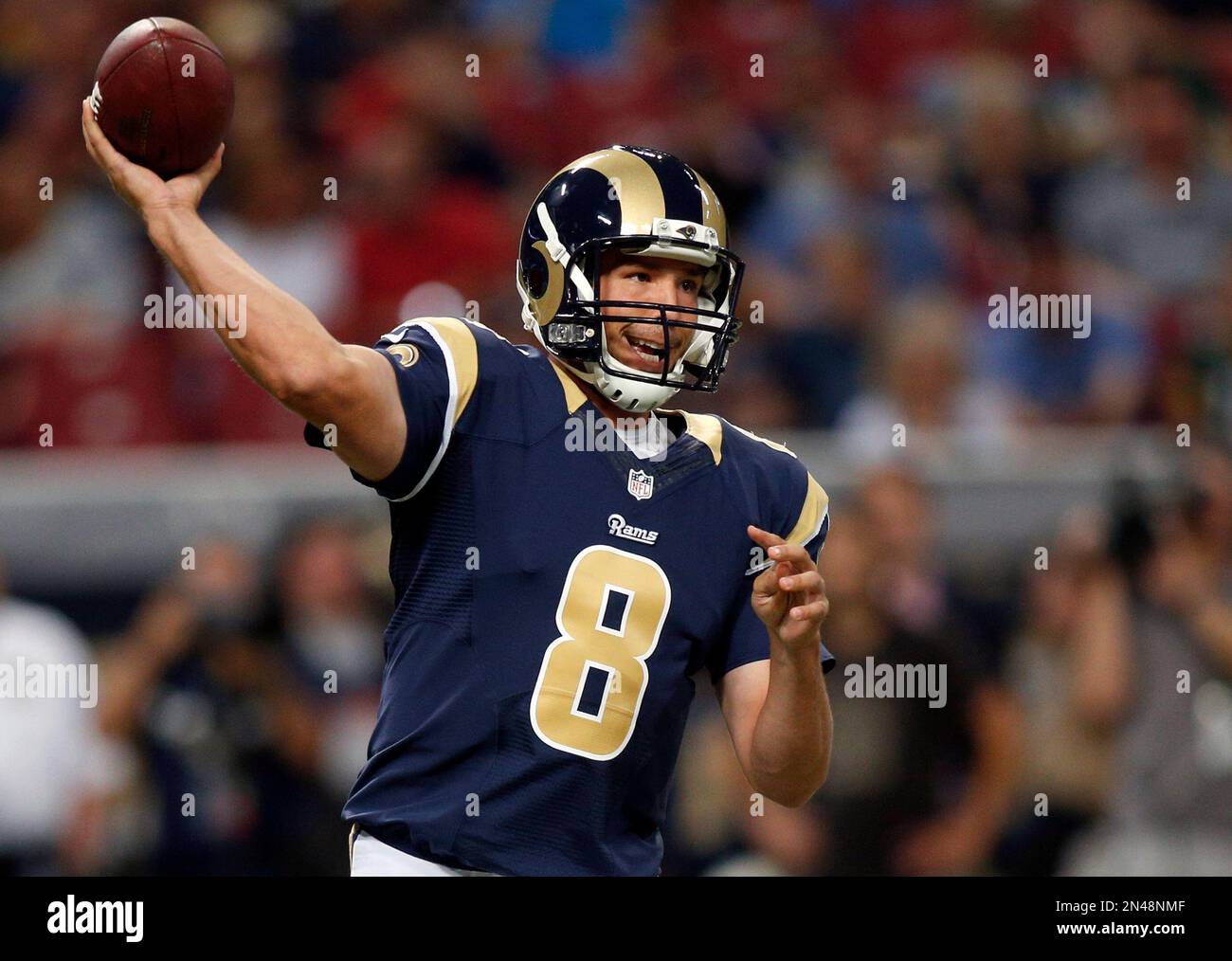 St. Louis Rams quarterback Sam Bradford throws during the first quarter ...