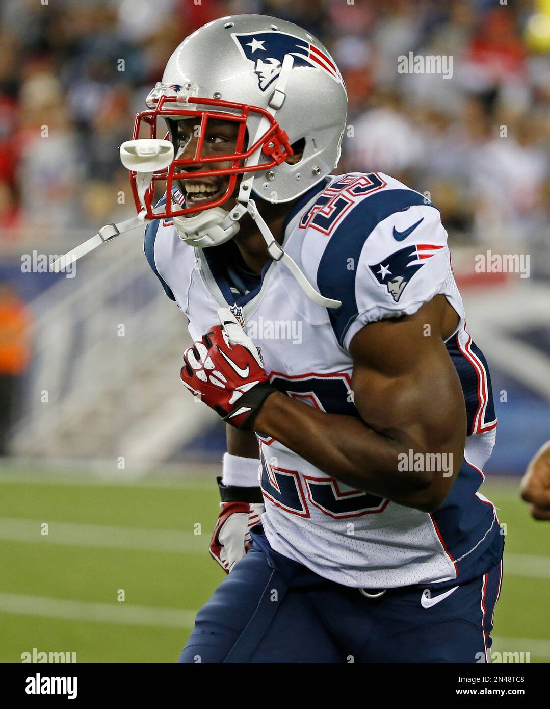 New England Patriots cornerback Kyle Arrington (25) smiles in the ...