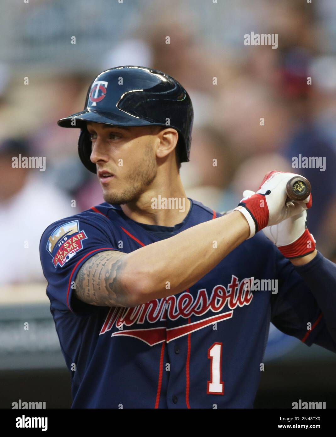 Minnesota Twins' Jordan Schafer warms up before batting in the third ...