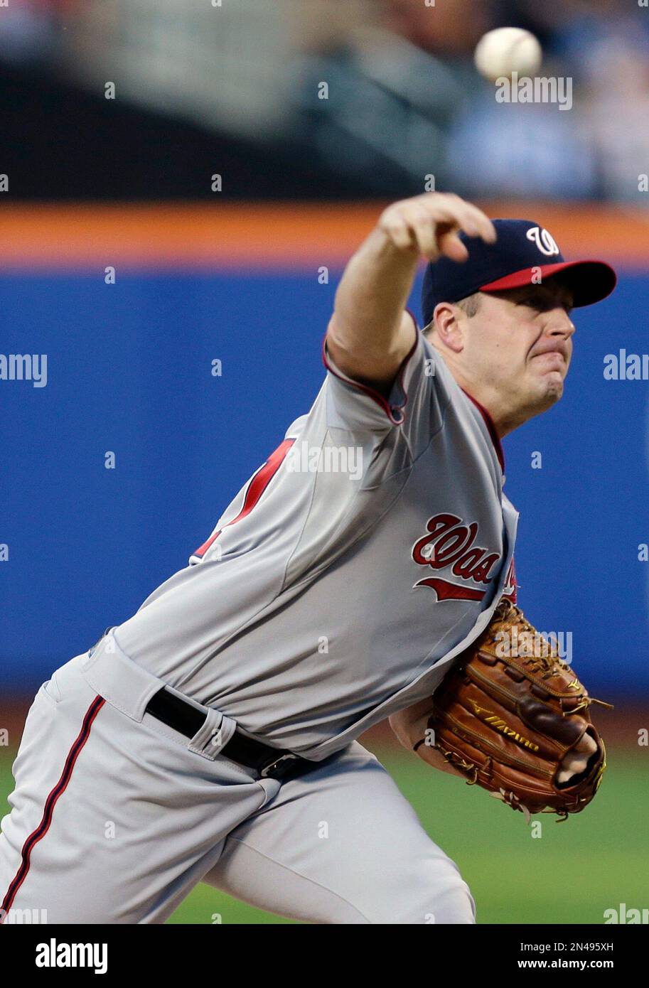 Washington Nationals' Jordan Zimmermann delivers a pitch during the ...