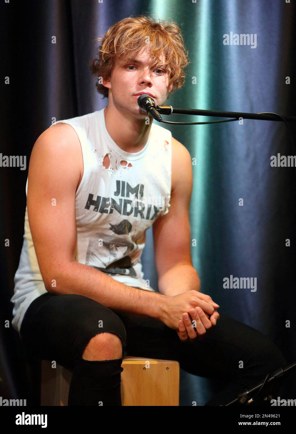 Ashton Irwin of the band 5 Seconds of Summer visits the Q102 ...